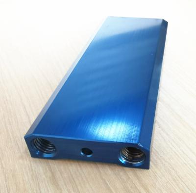 Cina Il blu ha anodizzato il profilo di alluminio di alluminio su ordinazione dell'estrusione delle parti/0.8mm-10mm di CNC in vendita