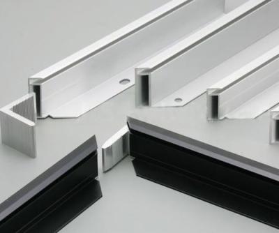 China 6063 6061 quadro de painel solar de alumínio da largura dos perfis 200mm da extrusão à venda
