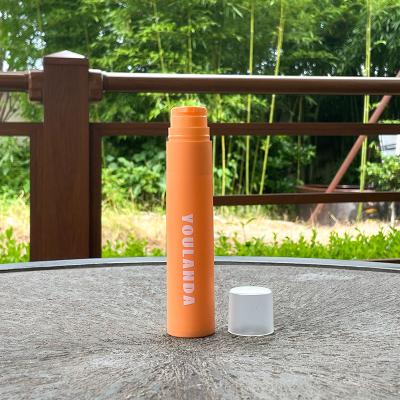 Cina Flacone per dentifricio con pompa airless personalizzato in plastica PP da 60 g, colorato, per cosmetici e cura della persona, 60 ml in vendita