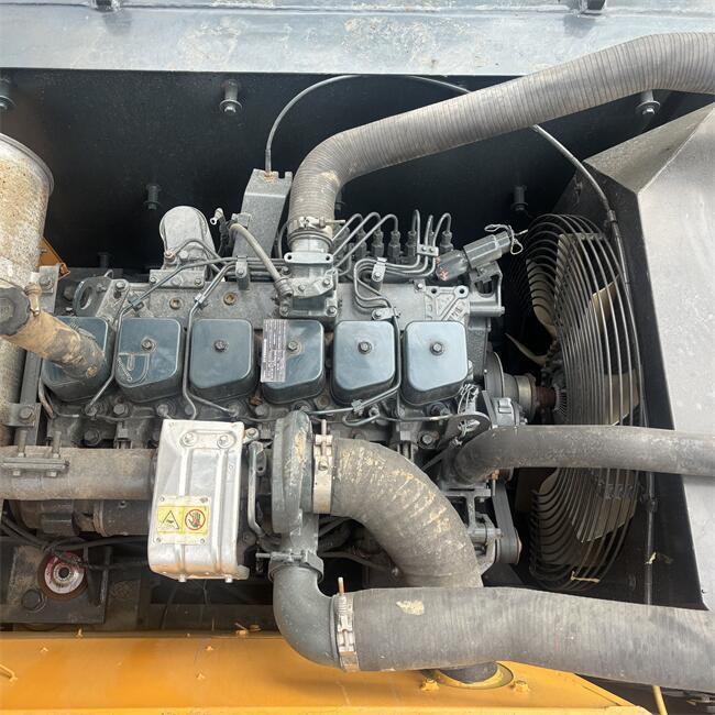 Hyundai R220-9S Excavator Engine
