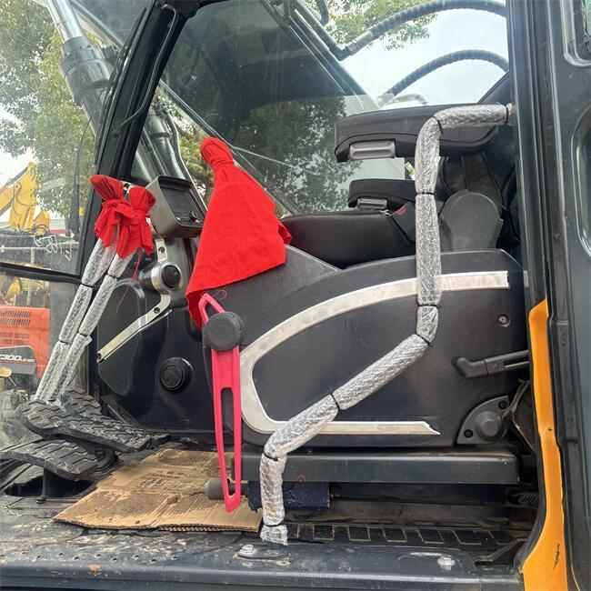 Hyundai R220-9S Excavator Cab
