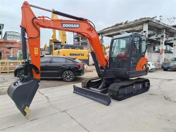 Quality Second Hand Doosan Dx55 Excavator Doosan 5 Ton Excavator 36.2 KW for sale