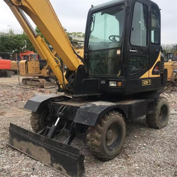 Quality 6 Ton Second Hand Hyundai Excavators R60W Hyundai Wheeled Excavator for sale