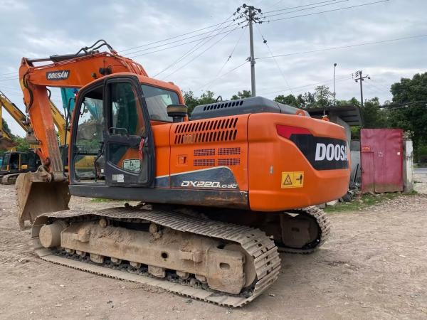 Quality Original Korea Used Doosan Dx225 Excavator 22 Ton Fuel Efficiency for sale