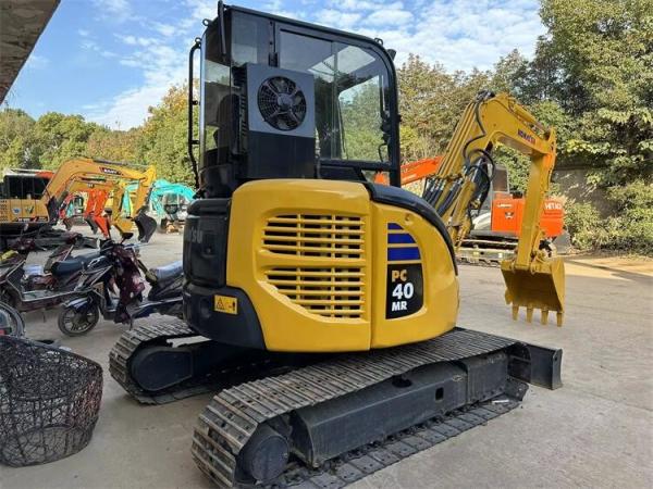 Quality Second Hand Komatsu PC40MR Excavator Used 4 Ton Excavator 28.5KW Highly for sale