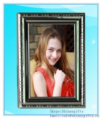 China Gifts & Decor Silver Plated Contemporary Small Picture Photo Frame for sale