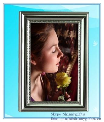 China Mini Picture Frames , Silver Aluminum photo frame for sale
