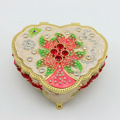 China Zinc Alloy Heart Shape Musical Jewelry Box for sale