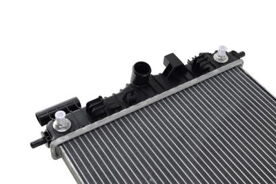 Cina Radiatore di alluminio per auto per Chevrolet Malibu e Buick Lacrosse Radiatore automatico in vendita