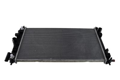 Cina Radiatore di alluminio per auto per Chevrolet Malibu e Buick Lacrosse Radiatore automatico in vendita