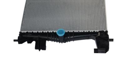 Cina 26686969 Sistema di raffreddamento di parti di auto Serbatoio dell'acqua per Buick GL8S Automatica Alta Durabilità in vendita
