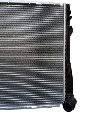 Cina Radiatore in alluminio per BMW X1 Z4 E81 E82 E84 E88 E90 17117521048 17117553111 17117521046 in vendita