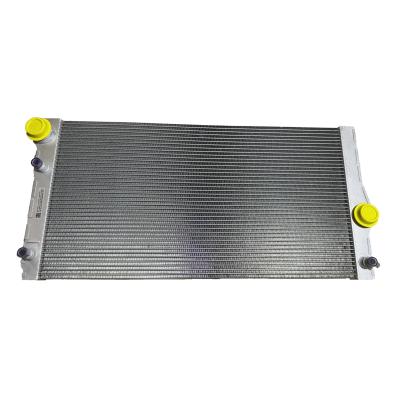 中国 BMW F10 F11 F01 F02 F07 自動車部品 冷却システム アルミ製ラジエーターとプラスチック製水タンク 販売のため