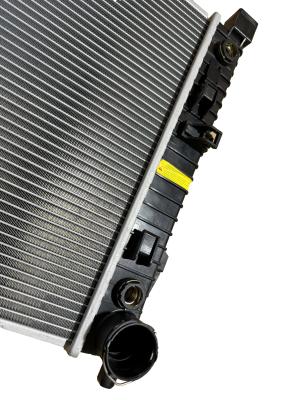 Cina 2002-2004 Anno Ricambi auto Radiatore in alluminio per Mercedes-Benz W203 A209 C209 3513408 in vendita