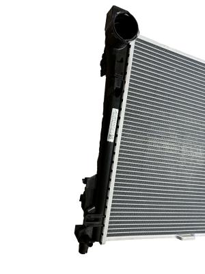 Cina 2002-2004 Anno Ricambi auto Radiatore in alluminio per Mercedes-Benz W203 A209 C209 3513408 in vendita