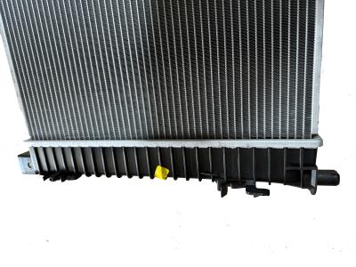 Cina 2002-2004 Anno Ricambi auto Radiatore in alluminio per Mercedes-Benz W203 A209 C209 3513408 in vendita