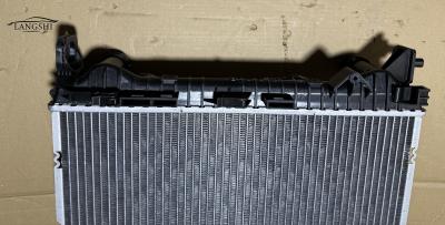 Китай 1.8 Резервуар воды радиатора TFSI для Audi A4 A5 B8 Q5 AT L8K0121251AH L8KD121251A 8K0121251AD продается