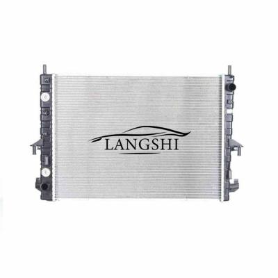 Cina MG EZS Car Fitment Radiatore in alluminio e serbatoio d'acqua in plastica per ROEWE 550 MG 6 10001378 in vendita