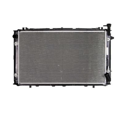 Cina Progettazione del radiatore in alluminio del sistema di raffreddamento dell'auto per Nissan PATROL 214101Y02A 1994-1997 Anno in vendita
