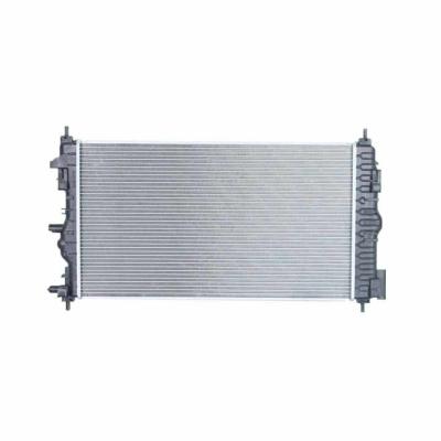 Cina N.O.O. 13427810 13267669 Radiatore in alluminio per Chevrolet Cruze 39074661 1300305 13311079 in vendita