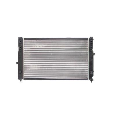 China VW Passat SKODA Superb AUDI A6 4.0 W8 4motion 2000-2005 Radiatorwatertank 8D0121251AT Te koop