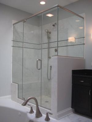 China Sleek design  modern tastes circular Frameless shower enclosure for sale