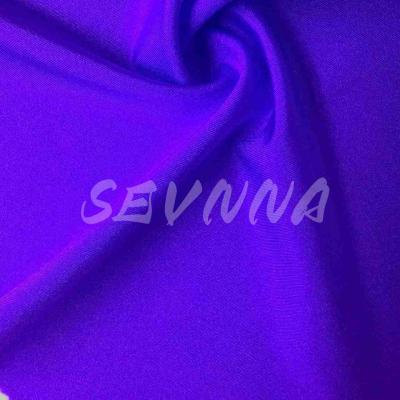 Китай Переработанная нейлоновая ткань Устойчивая и универсальная ткань 190-200гм продается