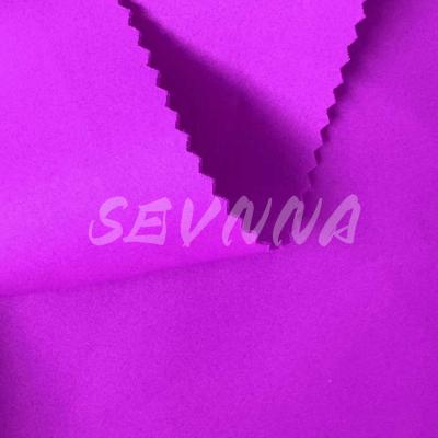 중국 숨 쉬는 재활용 폴리에스터 천 기계 세탁 139cm 너비 판매용