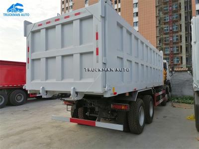 Cina 50 tonnellate di 23.5m3 Sinotruk di autocarro con cassone ribaltabile con la gru in vendita