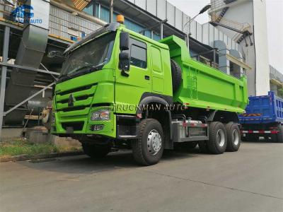 Cina U modella la ruota SINOTRUK HOWO Tipper Truck With Tubeless Tire del secchio 10 in vendita