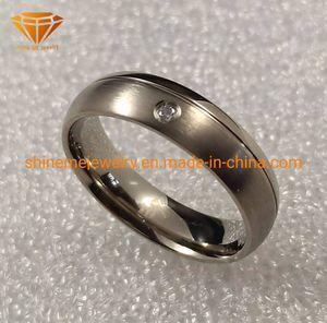 China Whole Titanium Wedding Ring with Gemstone CZ Ring for Men and Women Tr1992 for sale