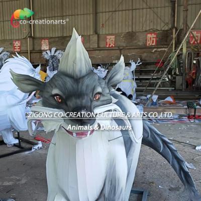 中国 LEDモホーク・クレストとドラゴン・テイル付きの未来的なホワイト・バッチャー・ランタン彫刻 販売のため