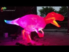 Modèle de dinosaure en fibre de verre avec projection dynamique du squelette à la vie