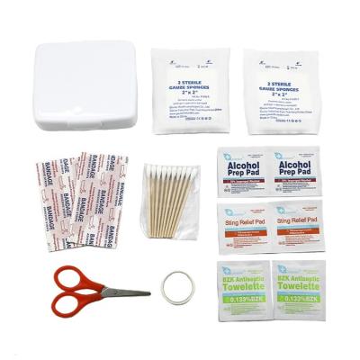 China Premium Gift Survival First Aid Kits , Home Travelling First Aid Kits for sale