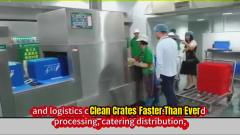 This industrial washer cleans plastic turnover baskets, food crates and material pallets efficiently