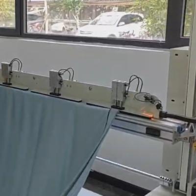 Cina L'innovativa macchina per il taglio di tessuti tessili per uso domestico LH-DGCJ-3500 con funzionalità automatiche in vendita