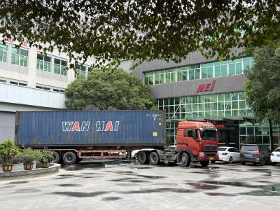 Cina Soluzione di imballaggio ad alte prestazioni sostenibile per le imprese Mirror Eco Aluminum Film in vendita