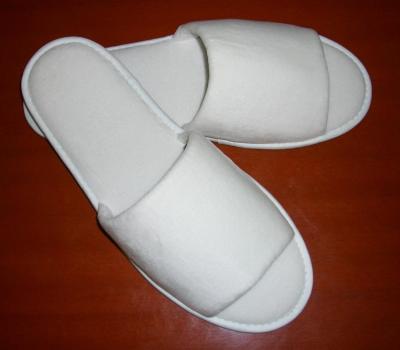 China Disposable Coral Fleece Hotel Slipper/Hotel Amenity Slipper/Indoor Slipper/Bathroom Slipper for sale