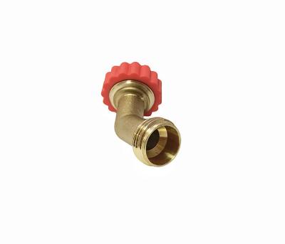 Cina Giardino d'ottone senza piombo del gomito del tubo flessibile da 45 gradi facendo uso di 3/4NH-11.5 in vendita