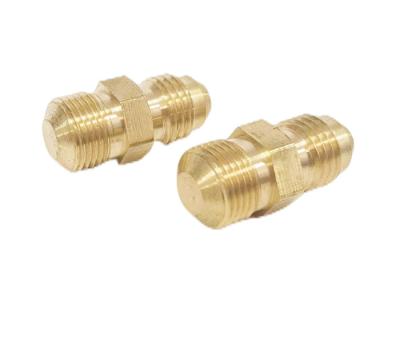 Cina L'adattatore maschio d'ottone del tubo di accessorio per tubi del chiarore di 1/2» il NPT X 1/2 ' ha lucidato uniformemente in vendita