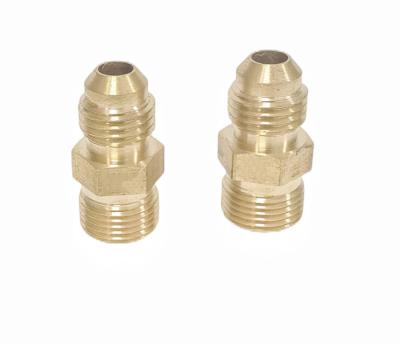 Cina L'adattatore maschio d'ottone del tubo di accessorio per tubi del chiarore di 1/2» il NPT X 1/2 ' ha lucidato uniformemente in vendita