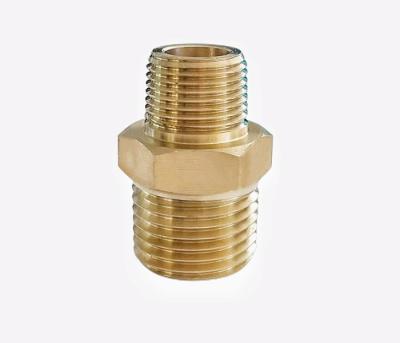 Cina Capezzoli d'ottone d'ottone uguali maschii della sfortuna di accessorio per tubi di 1/2 NPT *3/8Male Npt in vendita