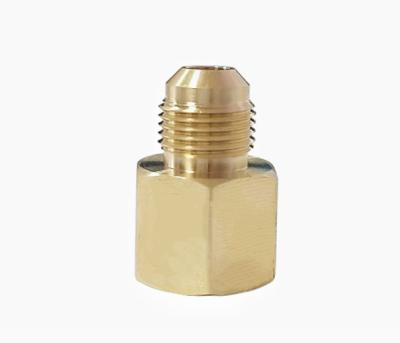 Cina Adattatore maschio di CNC dell'accessorio per tubi di pollice d'ottone del NPT 1/2 e chiarore maschio di 1/2 in vendita