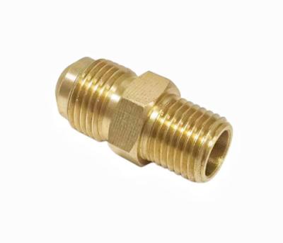 Cina 1/2Inch tecniche d'ottone d'ottone di CNC del riduttore della sfortuna dell'accessorio per tubi del chiarore X 1/2Inch NPT in vendita
