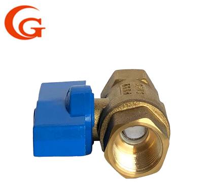 Cina Collegamento femminile della valvola a sfera d'ottone senza piombo di CNC dell'OEM DN15 in vendita