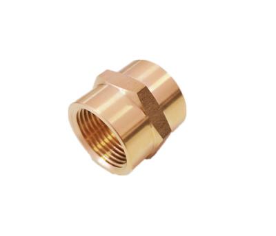 Cina Adattatore d'ottone a 3/4 pollici di coppia adattarsi di metropolitana del capezzolo NPT X a 3/4 pollici d'ottone NPT in vendita
