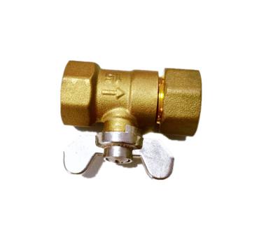 Cina Valvola a sfera d'ottone femminile DN15 con la maniglia della farfalla in vendita