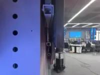 China Wall Mounted Digital Signage Board with Telescopic Lifting Screen 0.01-0.03mm Accuracy 200W-7500W Motor for sale