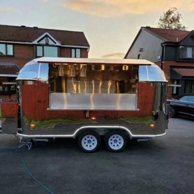 中国 35KM-75KM/H フードトラック 簡単操作と完全に装備されたキッチンを持つキャテリングトレーラー 販売のため