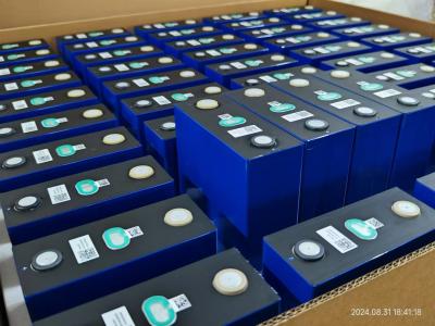 中国 CATL 3.2V 314ah グレードA Lifepo4 バッテリー 放電切断 Volt 2.5V 販売のため